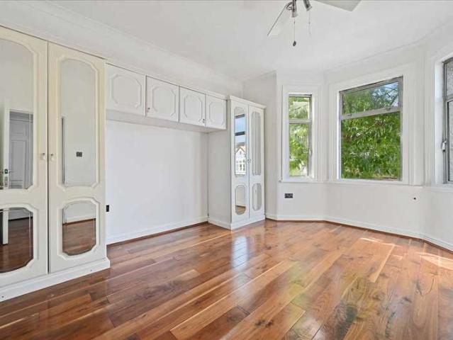 4 Bedroom Terraced House