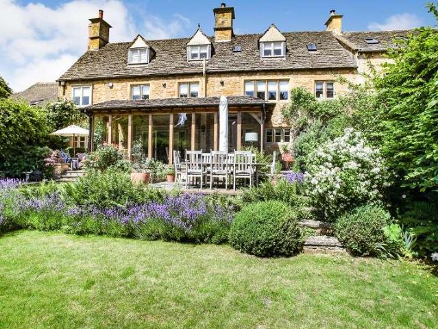 4 Bedroom Terraced House