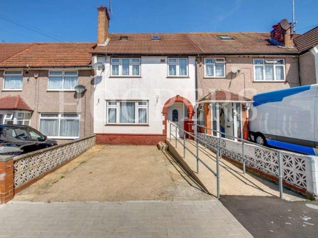 4 Bedroom Terraced House