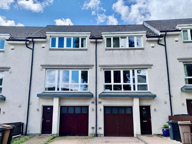 4 Bedroom Terraced House