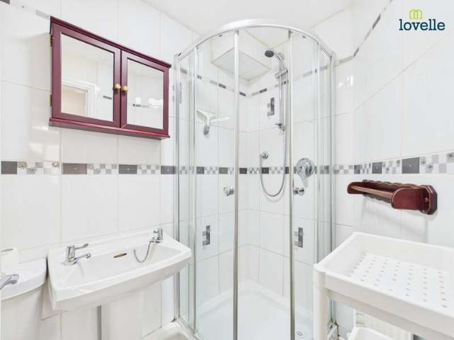 4 Bedroom Terraced House