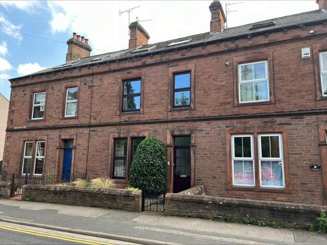 4 Bedroom Terraced House
