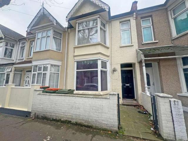 4 Bedroom Terraced House