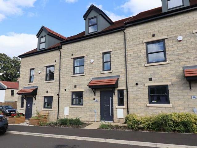 4 Bedroom Terraced House