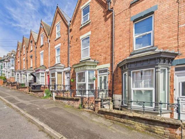 4 Bedroom Terraced House