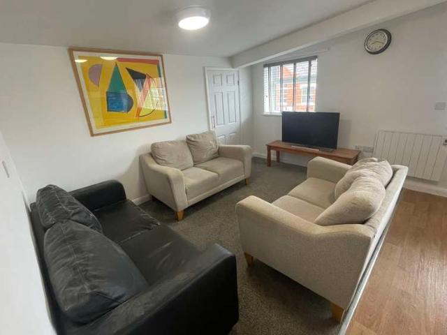 4 Bedroom Terraced House