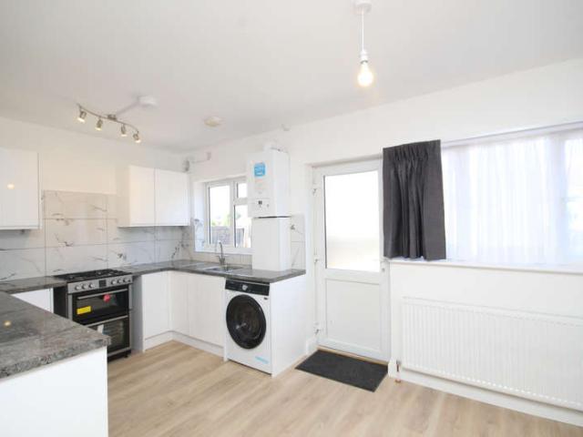 4 Bedroom Terraced House