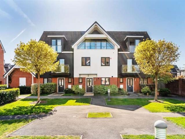 4 Bedroom Terraced House