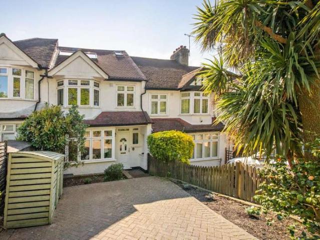 4 Bedroom Terraced House