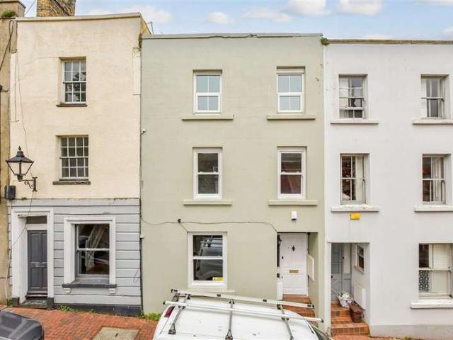 4 Bedroom Terraced House