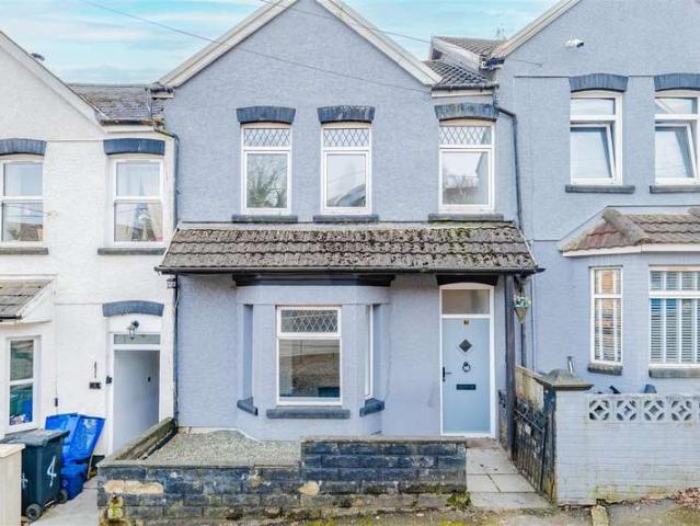 4 Bedroom Terraced House