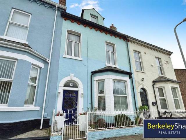 4 Bedroom Terraced House