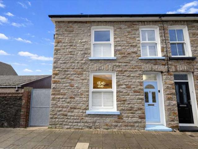 4 Bedroom Terraced House