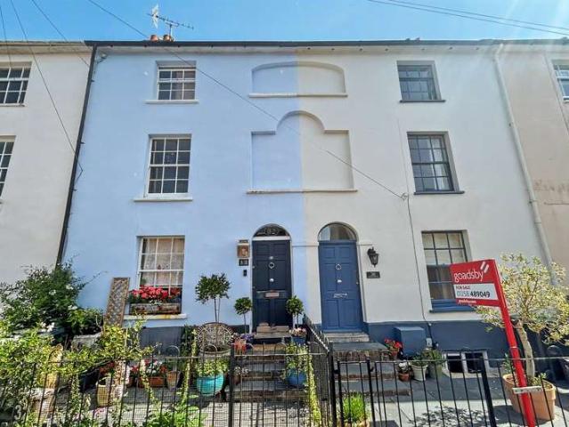 4 Bedroom Terraced House