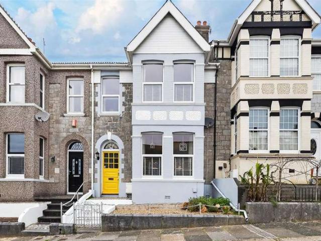 4 Bedroom Terraced House