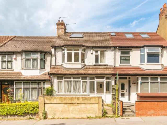 4 Bedroom Terraced House