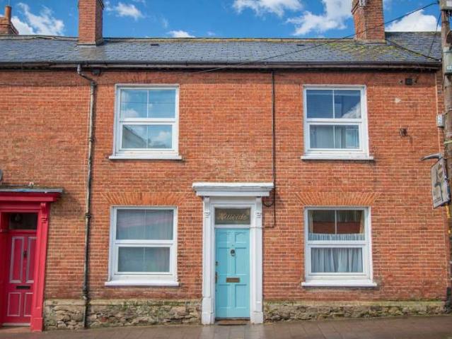 4 Bedroom Terraced House
