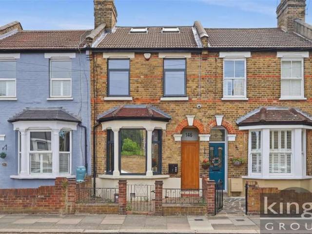 4 Bedroom Terraced House