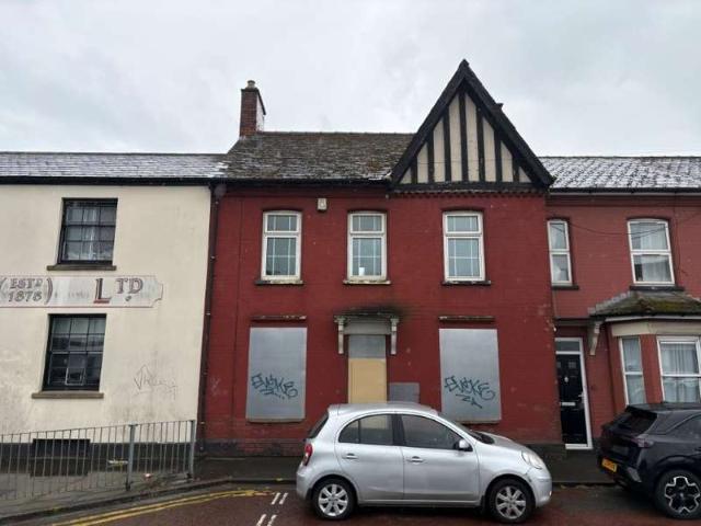 4 Bedroom Terraced House