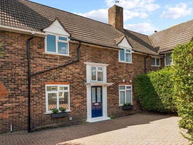 4 Bedroom Terraced House