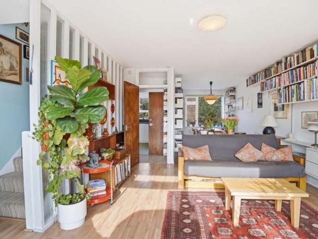 4 Bedroom Terraced House