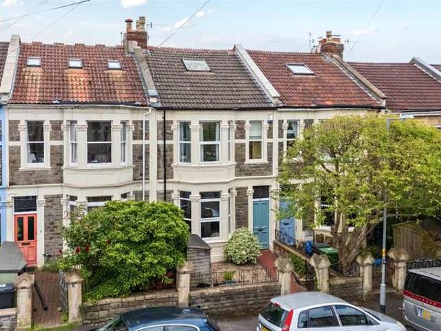 4 Bedroom Terraced House