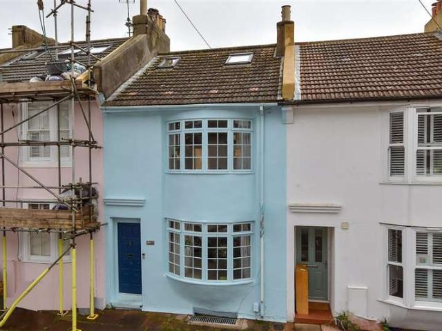 4 Bedroom Terraced House