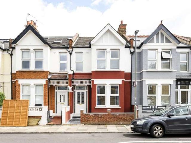 4 Bedroom Terraced House