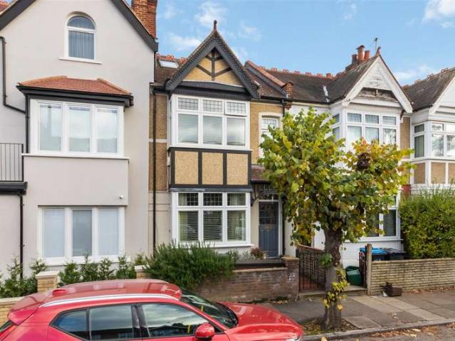 4 Bedroom Terraced House