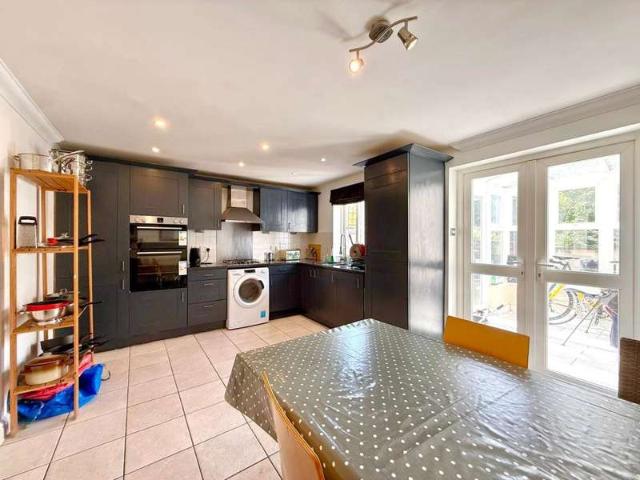 4 Bedroom Terraced House