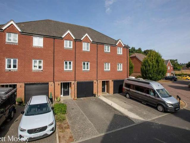 4 Bedroom Terraced House