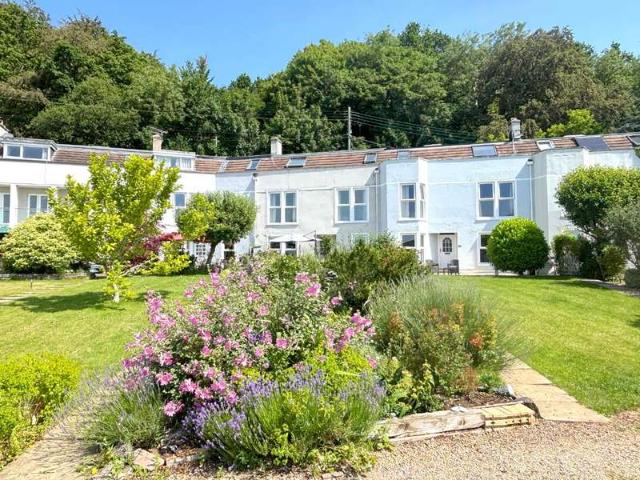 4 Bedroom Terraced House