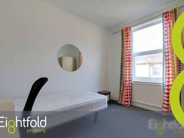 4 Bedroom Terraced House