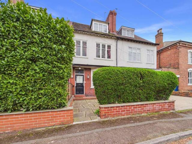 4 Bedroom Terraced House
