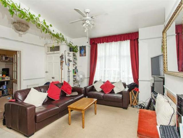 4 Bedroom Terraced House