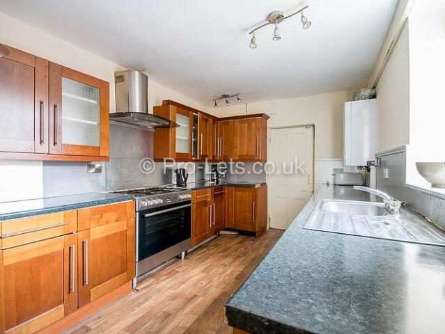 4 Bedroom Terraced House