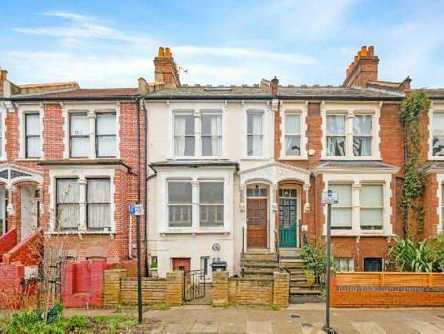4 Bedroom Terraced House