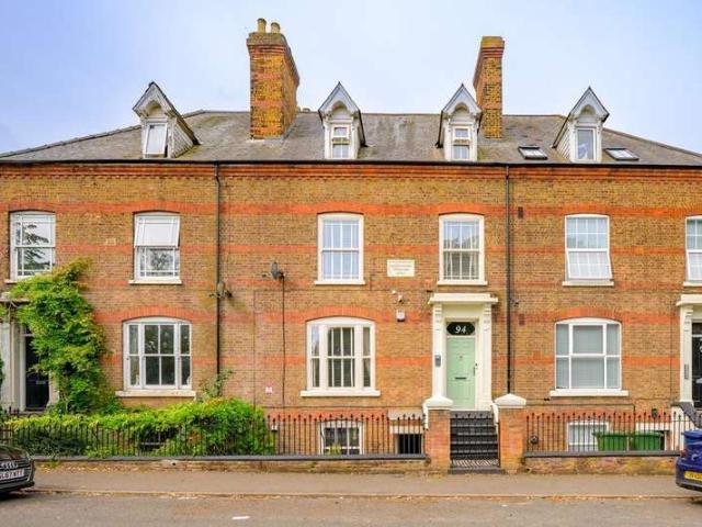 4 Bedroom Terraced House