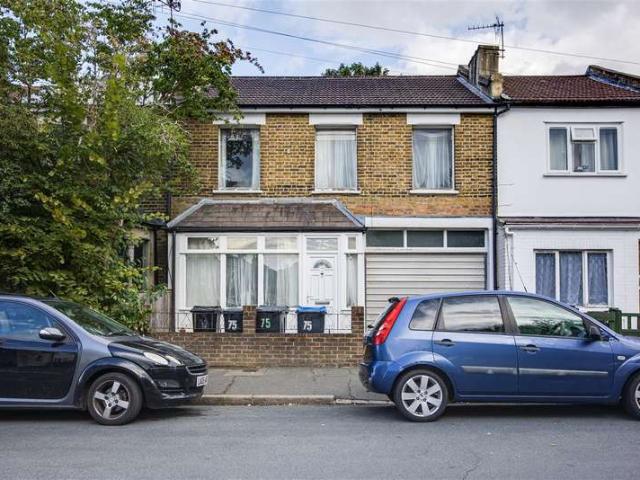 4 Bedroom Terraced House
