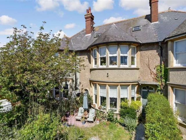 4 Bedroom Terraced House