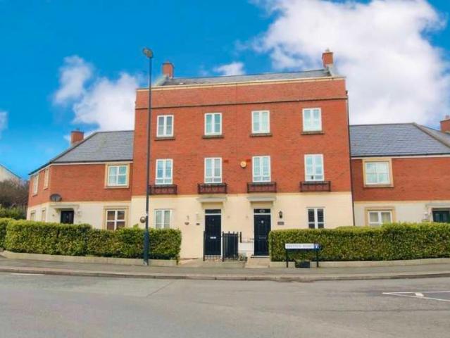 4 Bedroom Terraced House