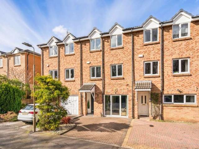 4 Bedroom Terraced House