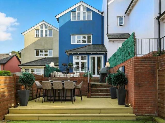 4 Bedroom Terraced House