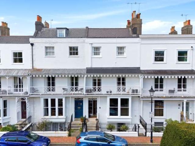 4 Bedroom Terraced House