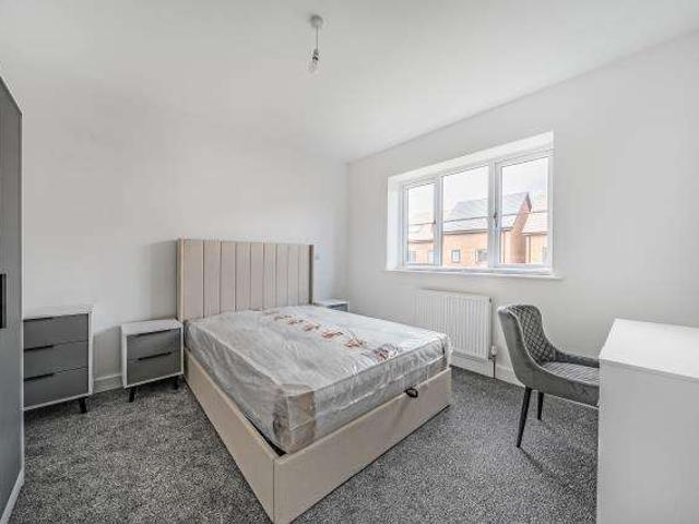 4 Bedroom Terraced House
