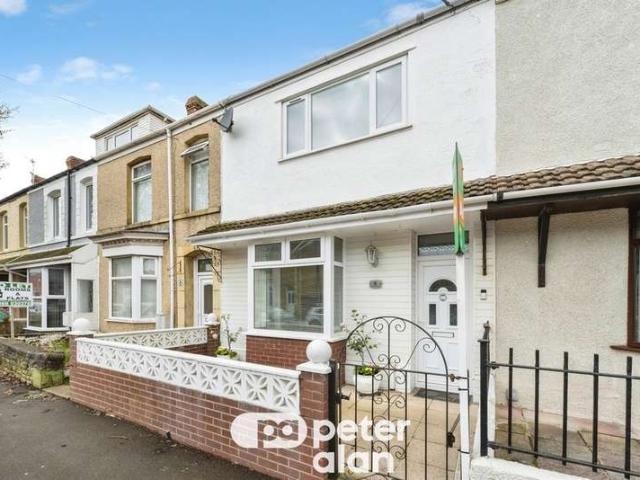 4 Bedroom Terraced House