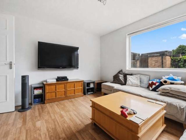4 Bedroom Terraced House