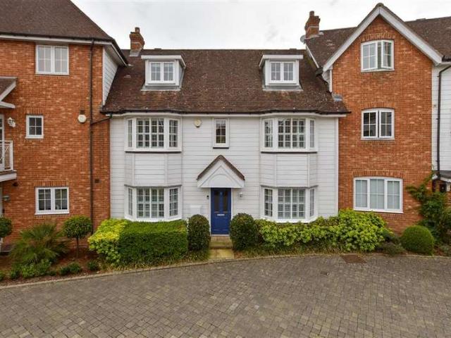 4 Bedroom Terraced House