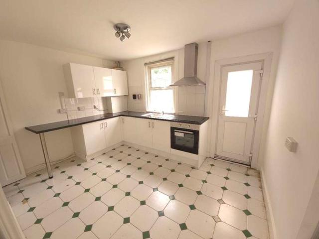 4 Bedroom Terraced House