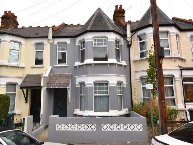 4 Bedroom Terraced House